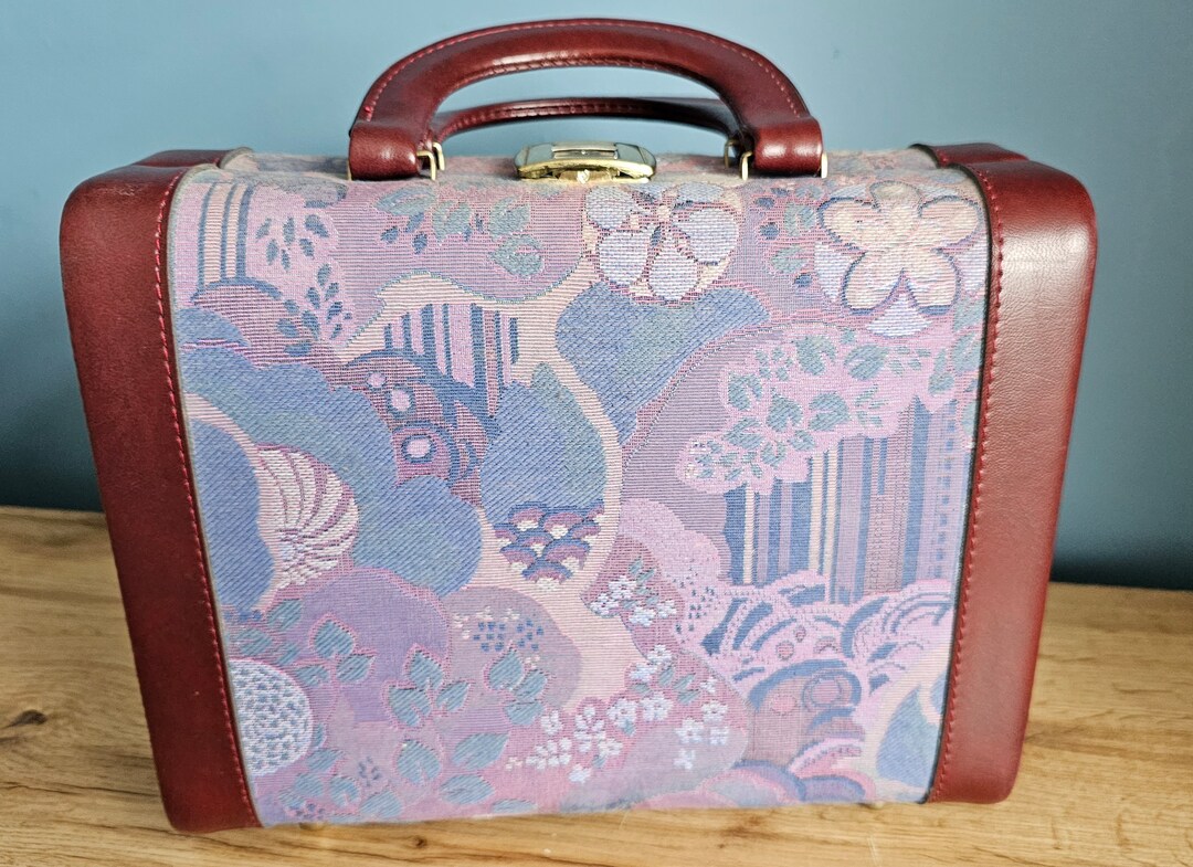Vintage 1970s Vanity Case With Stunning Fabric and Key. - Etsy