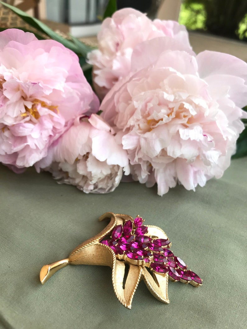 Stunning Crown Trifari Lily Flower Gold Fuchsia Crystal Brooch - Etsy