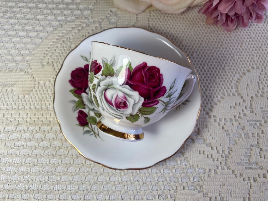 COLCLOUGH Teacup and Saucer, Vintage White and Red Roses Tea Set ...