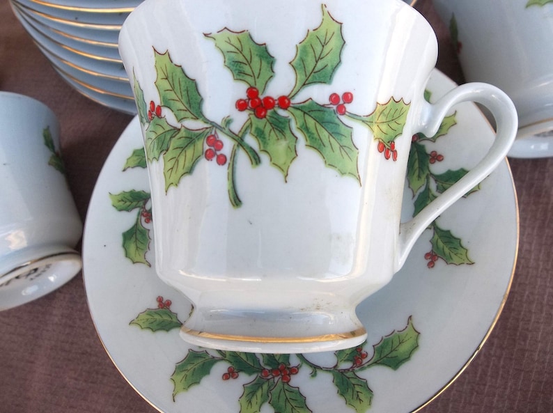 Crescent Fine China, Vintage 22 Piece Holiday Pattern, Jie Pai Made in ...