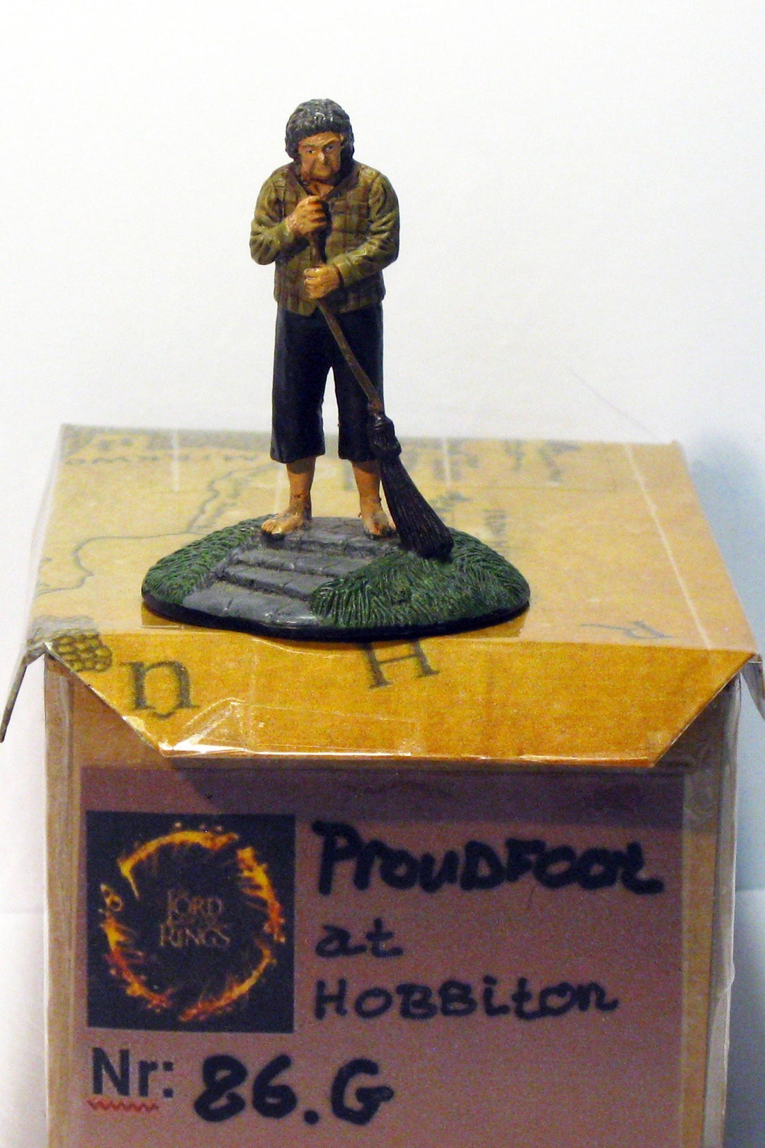 Lord of the Rings Hobbit Proudfoot at Hobbiton Collectible Metal ...