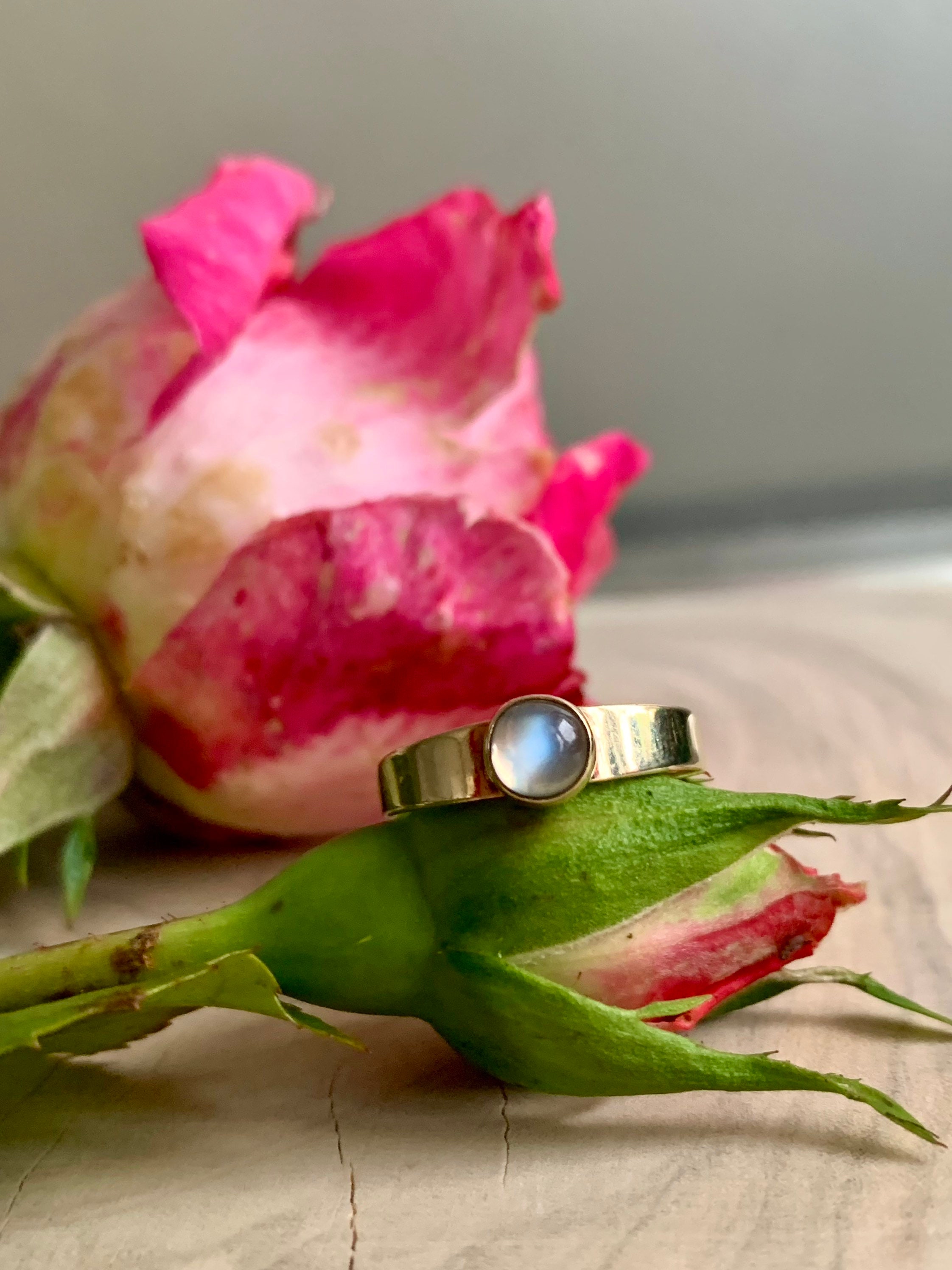 Ethereal Vintage 1979 9ct Gold Moonstone Ring - Etsy