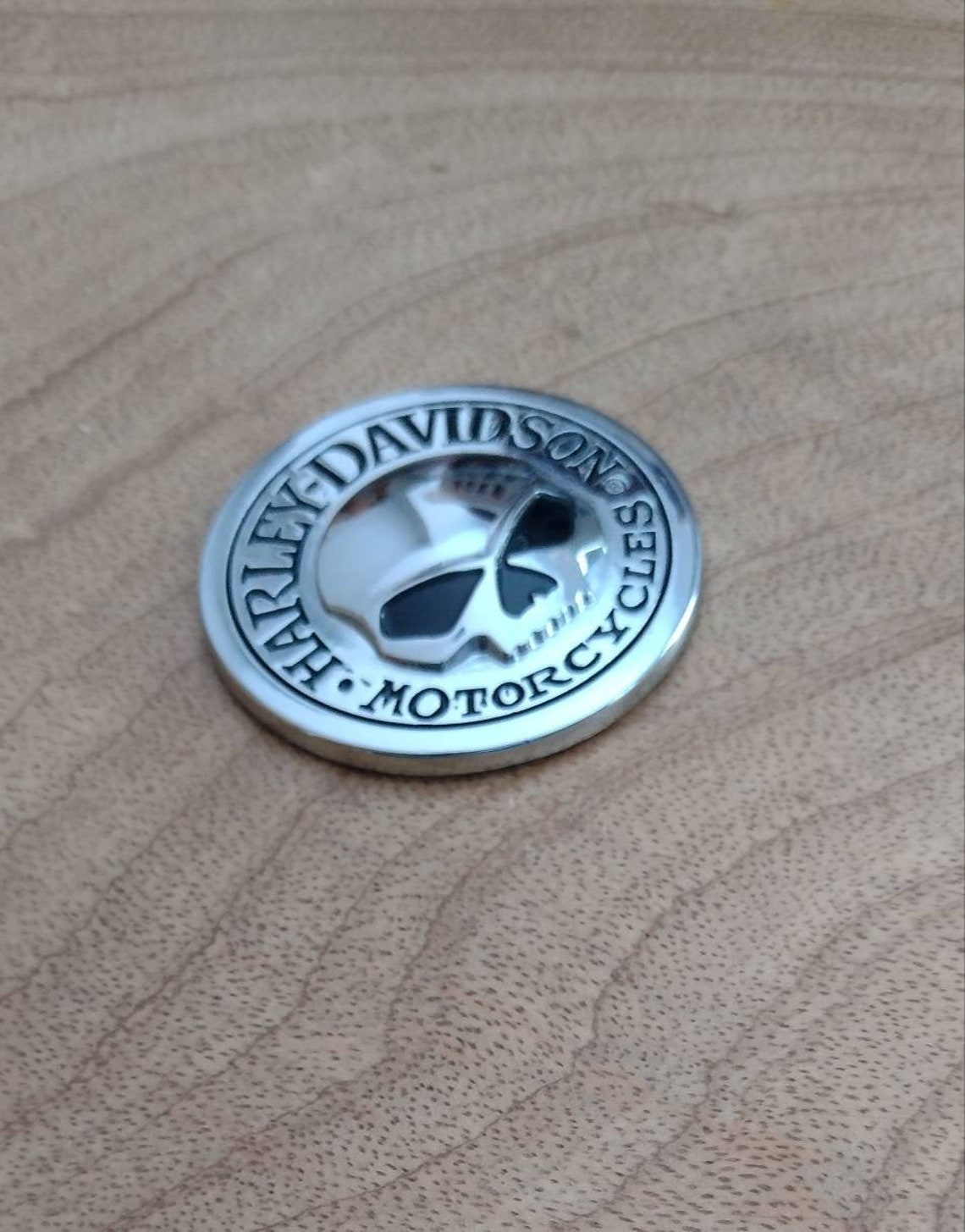 Harley Davidson 3D Willie G Skull Emblem Badge Fuel Gas Tank Sissy Bar ...