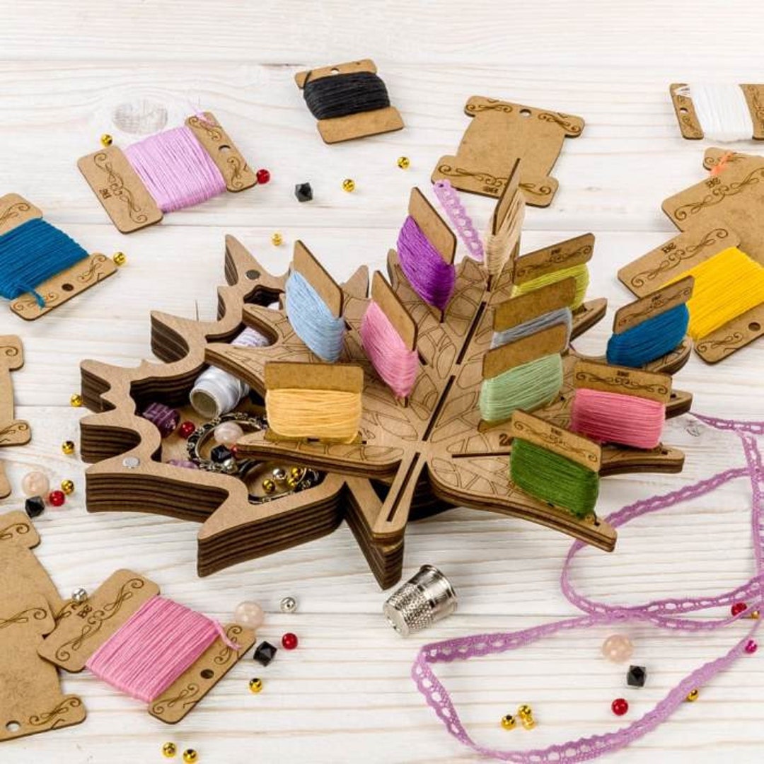 Handicraft Box maple Leaf 21 Bobbins. Wooden Organizer for Threads and ...