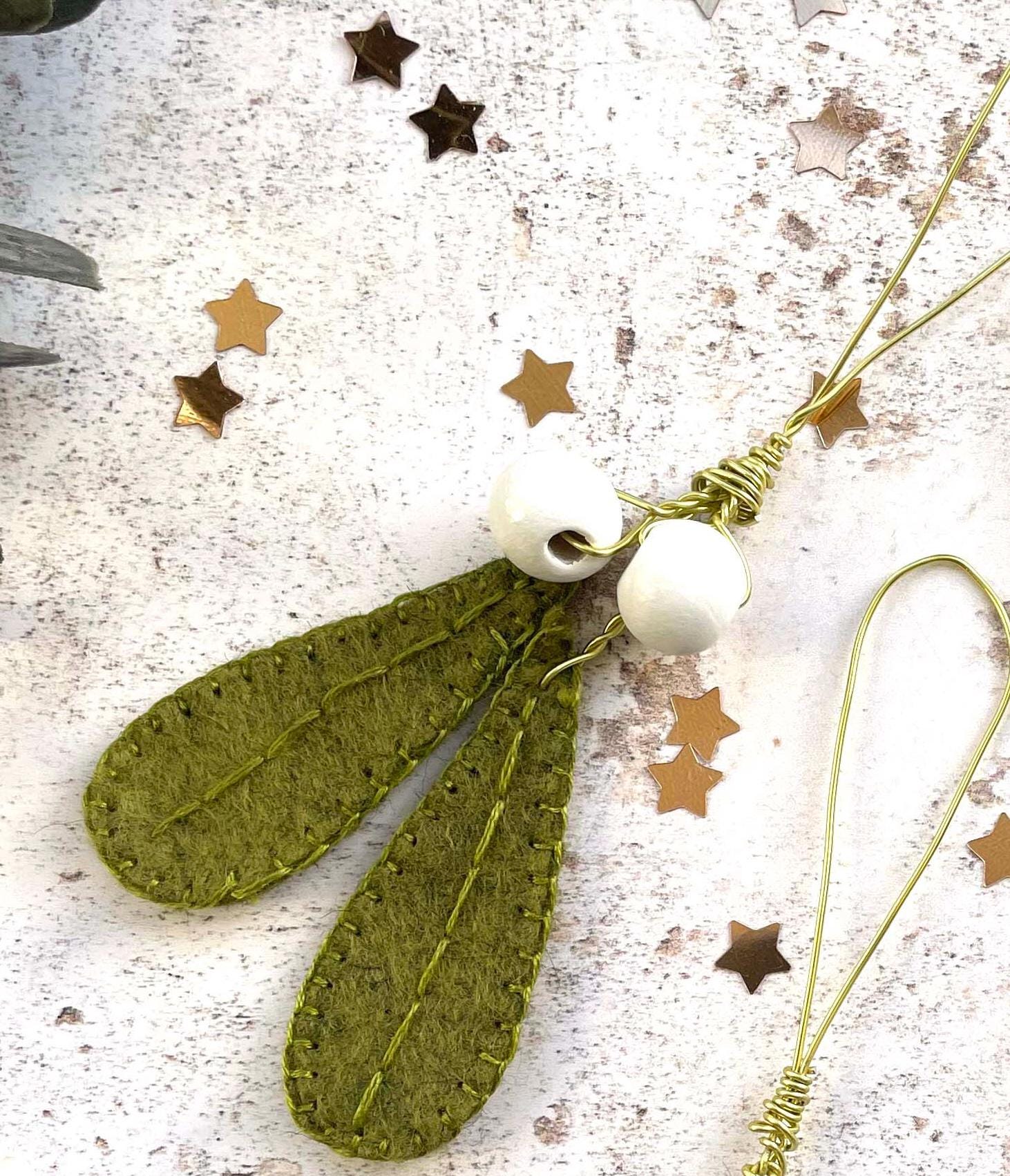 Mistletoe Embroidery Kit, Mistletoe Sewing Kit, Christmas Decoration ...