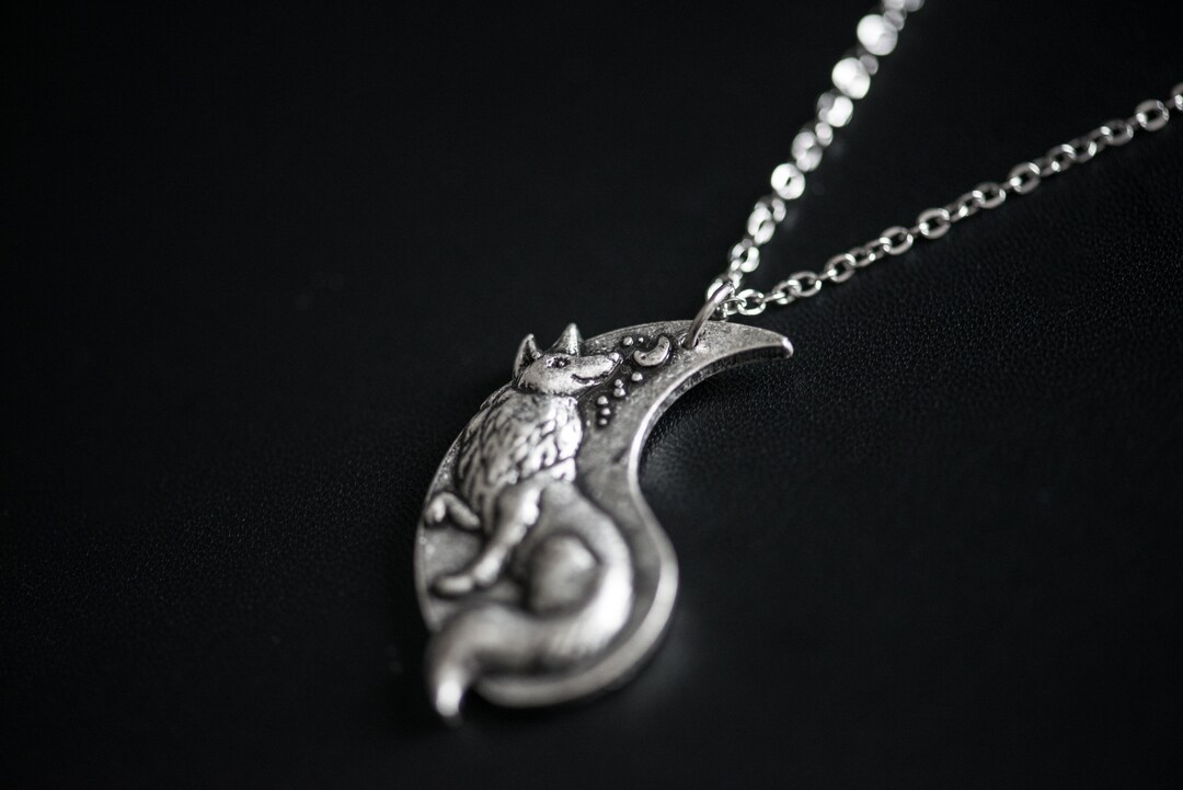 Mystical Wolf Necklace/wild Wolf Necklace Pendant/wolf Spirit Necklace ...