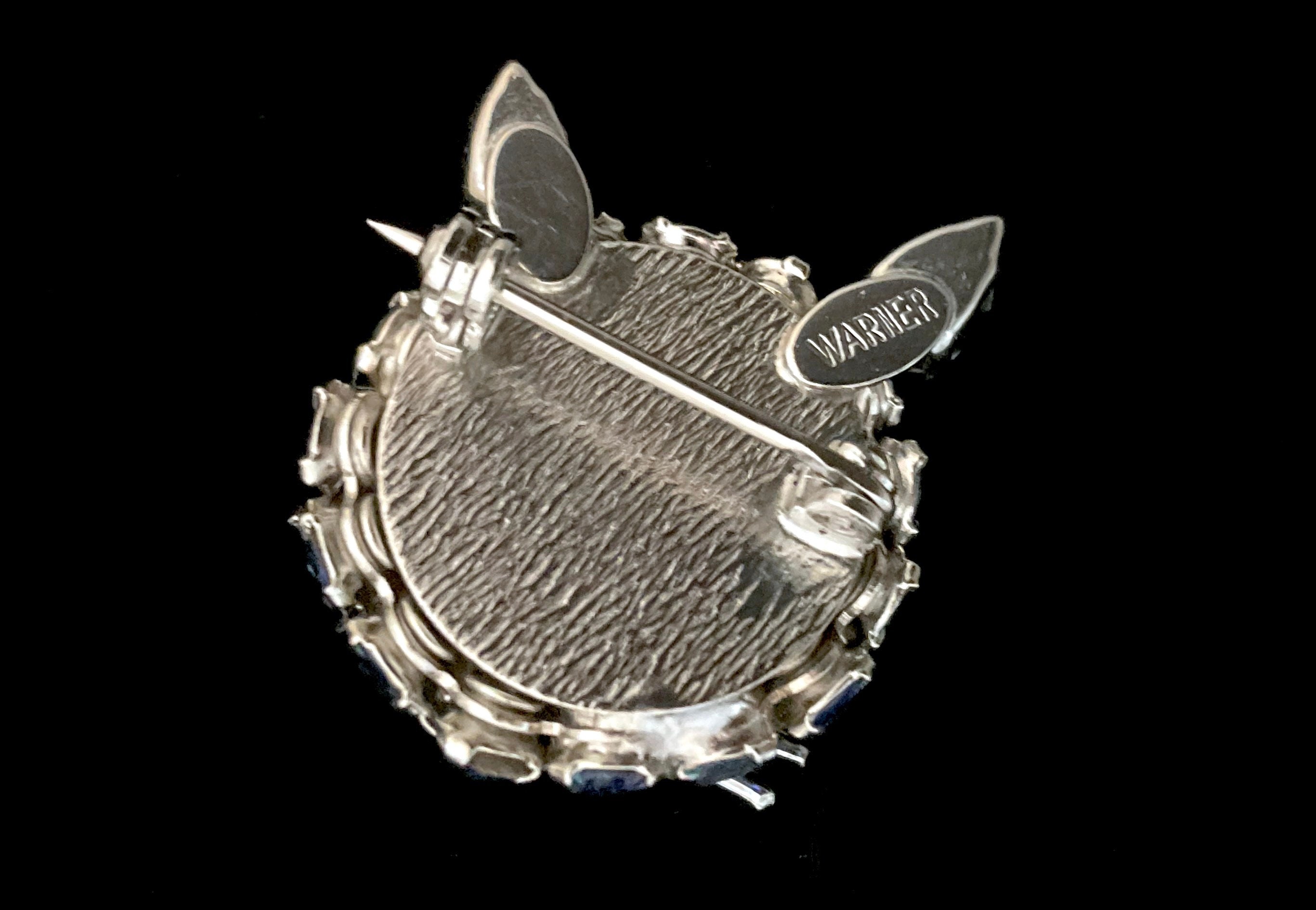 Warner and La Roco Cat Face Pins - Etsy