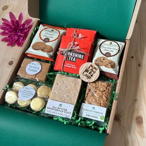 Yorkshire Tea Gift Hamper | Tea Gift | Afternoon Tea | Biscuits | Treat ...