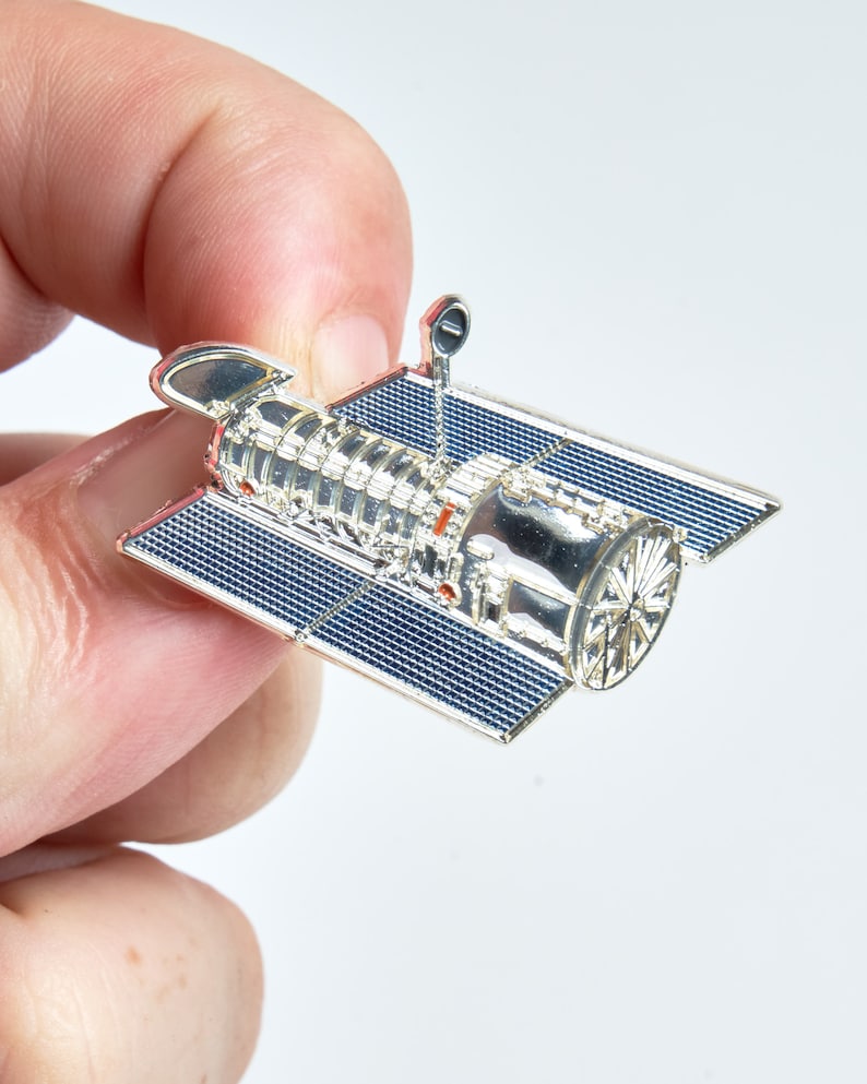 Hubble Space Telescope Enamel Pin Lapel Brooch - NASA Scientist ...