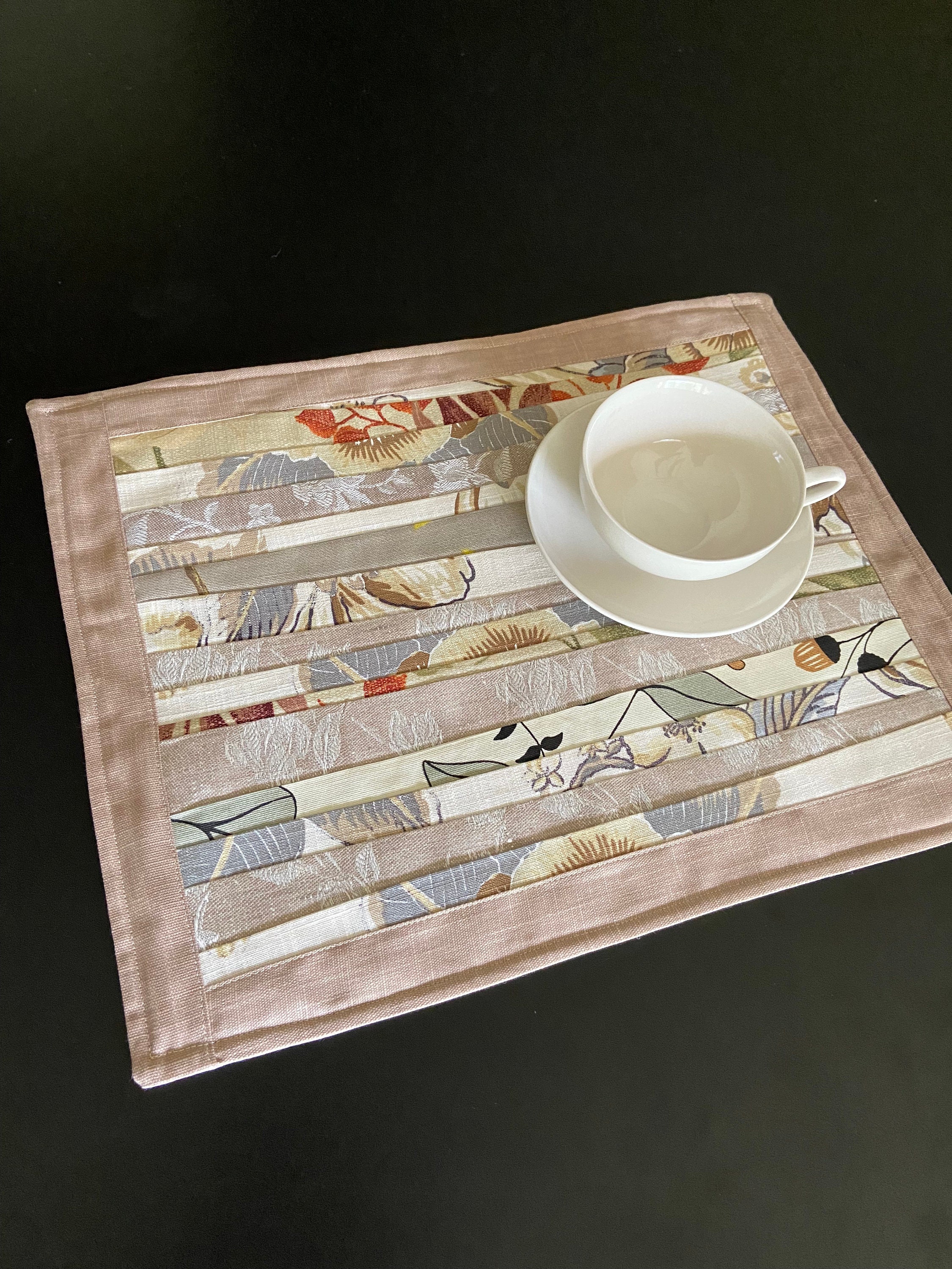 Set of 2 Beige Mix Quilted Patchwork Placemats Padded Place Mats Table ...