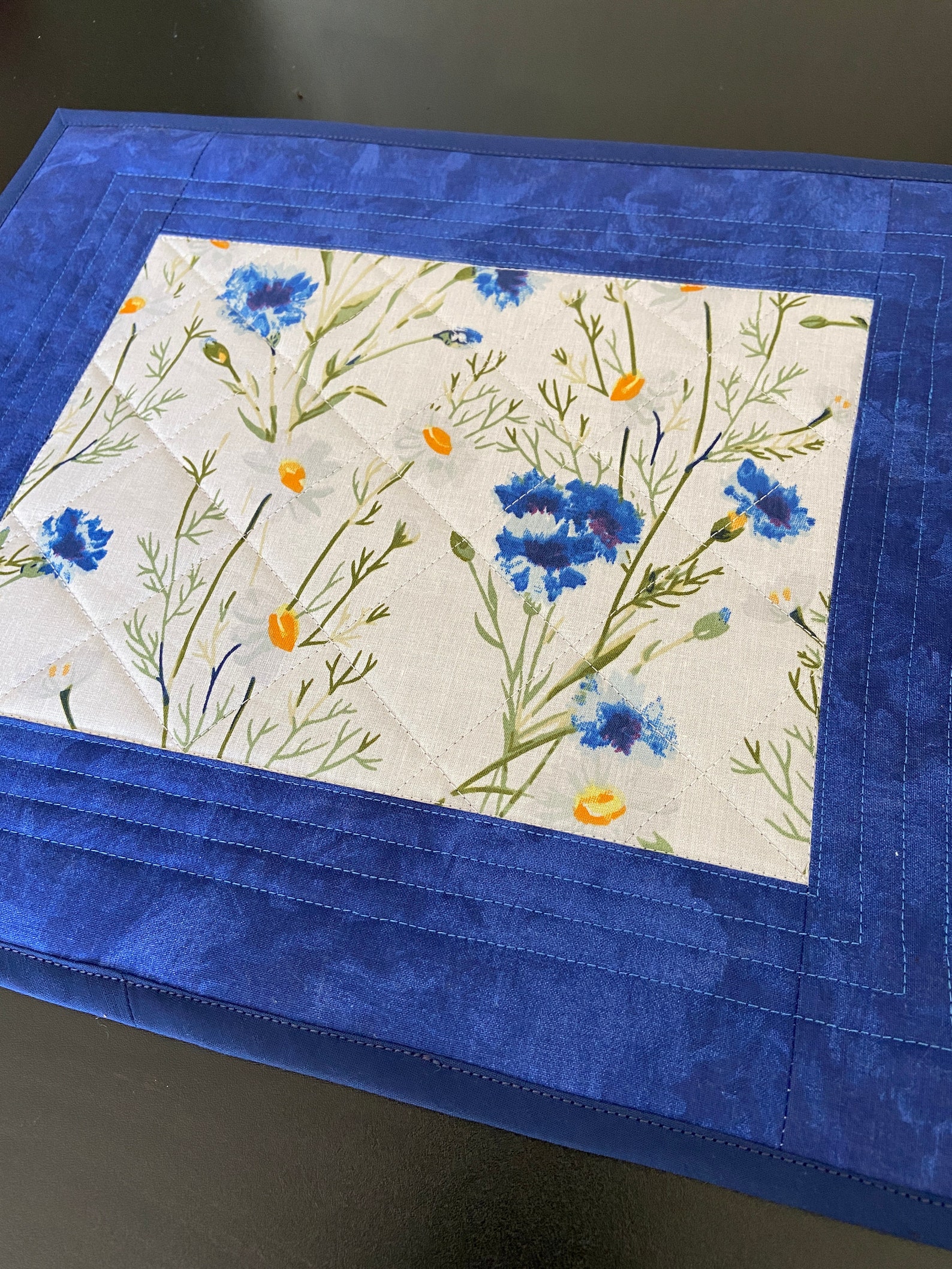 Quilted Table Mats Set 4 White Blue Quilted Placemats Wild Flowers ...