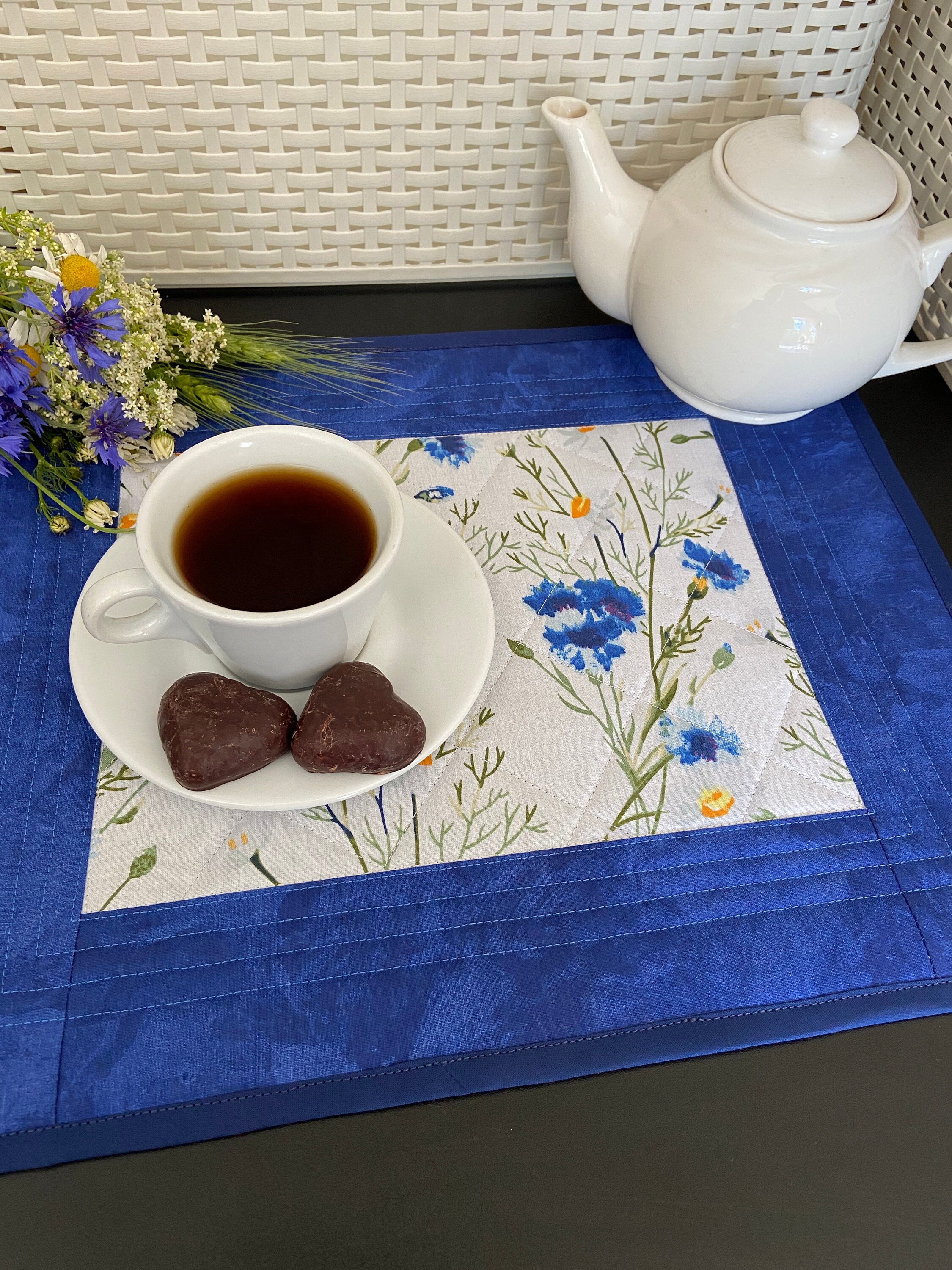 Quilted Table Mats Set 4 White Blue Quilted Placemats Wild Flowers ...