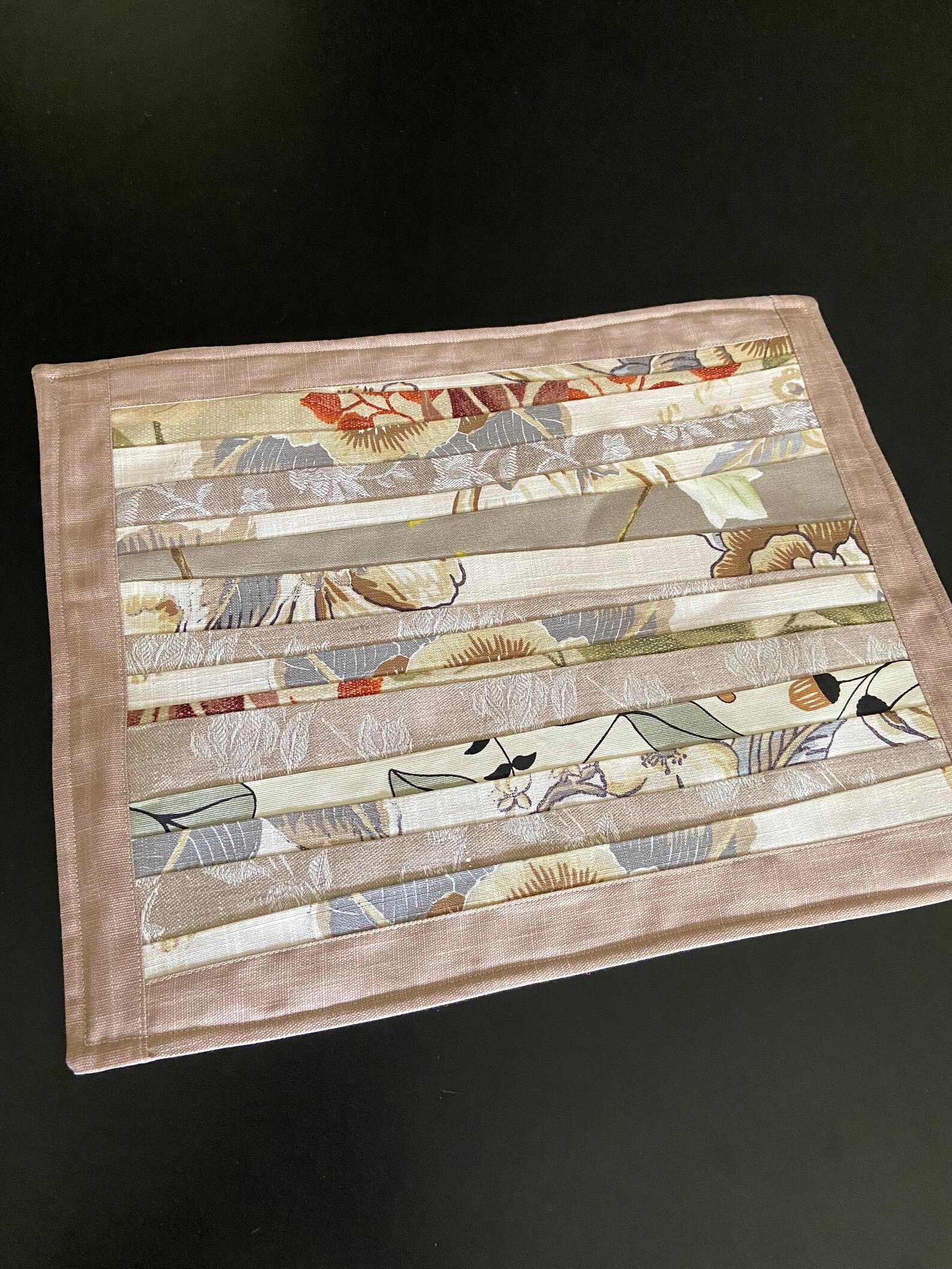 Set of 2 Beige Mix Quilted Patchwork Placemats Padded Place Mats Table ...