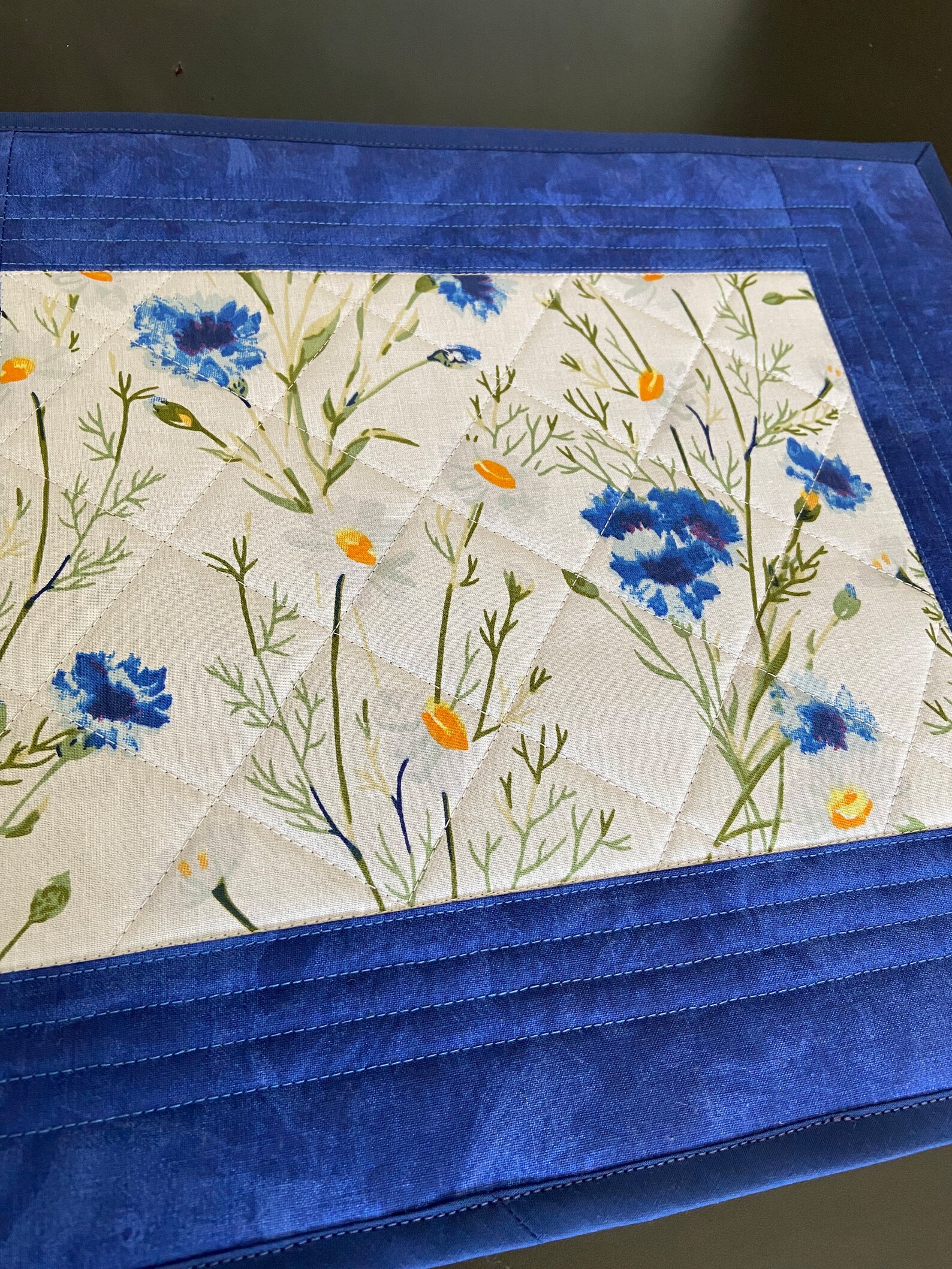 Quilted Table Mats Set 4 White Blue Quilted Placemats Wild Flowers ...