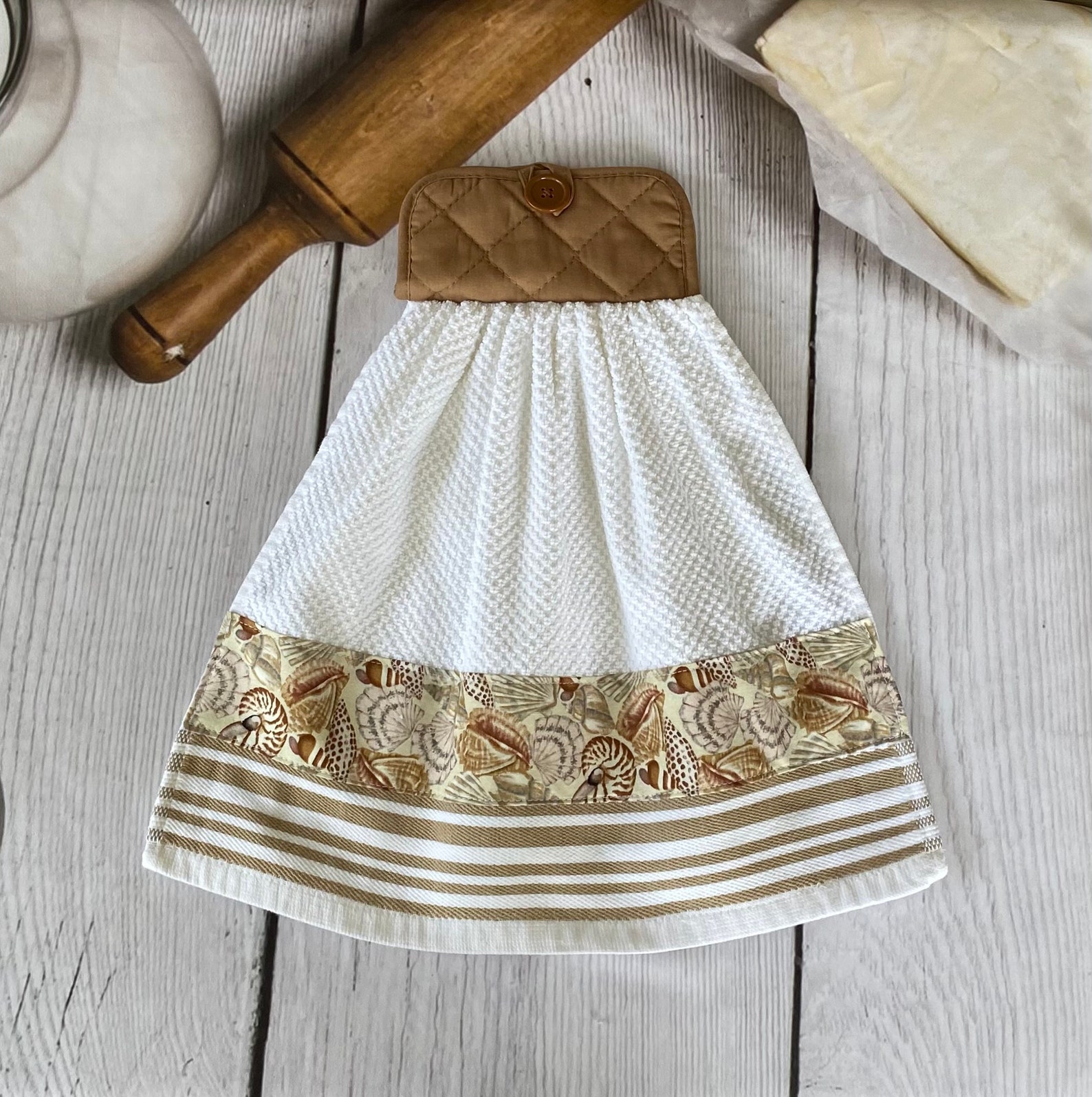 Decorative Conch, Welks, Olive, and Cone Snail Shell Kitchen Towels ...