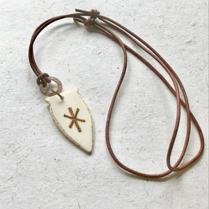 Ior Rune Necklace / Anglo Saxon Runes / Bone Pendant / Viking / Saxon ...