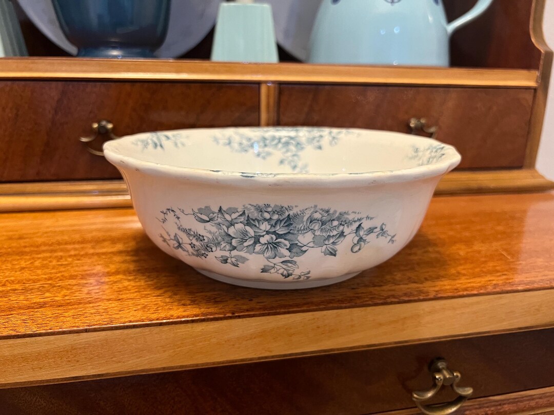 Colonial Pottery Cluny Bowl - Etsy