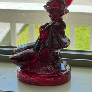 LE Smith Girl and Geese Red Glass Figurine - Etsy