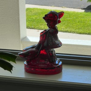 LE Smith Girl and Geese Red Glass Figurine - Etsy