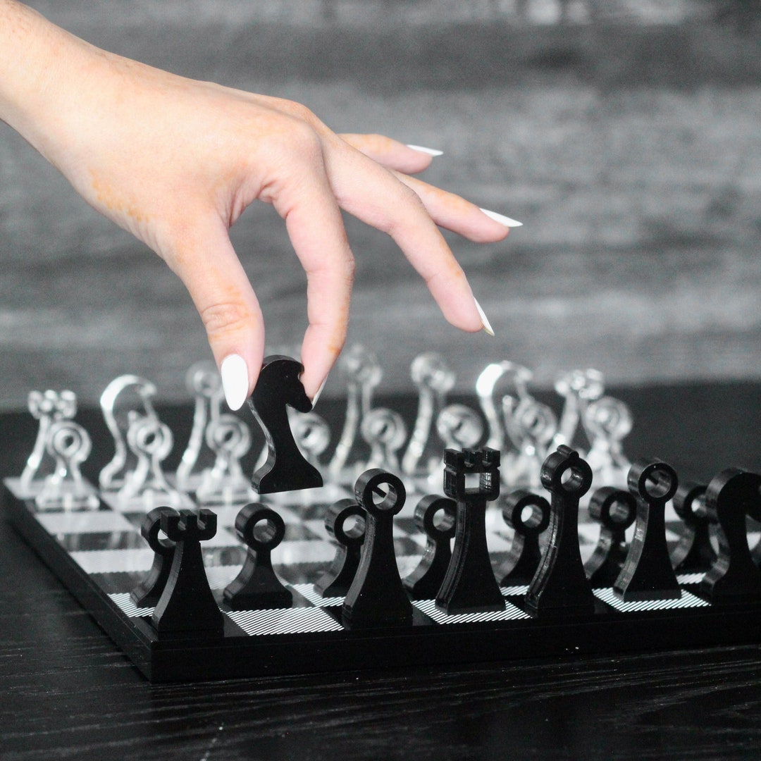 The Ultimate Travel Chess Set | Magnetic Chess Set With Storage ...