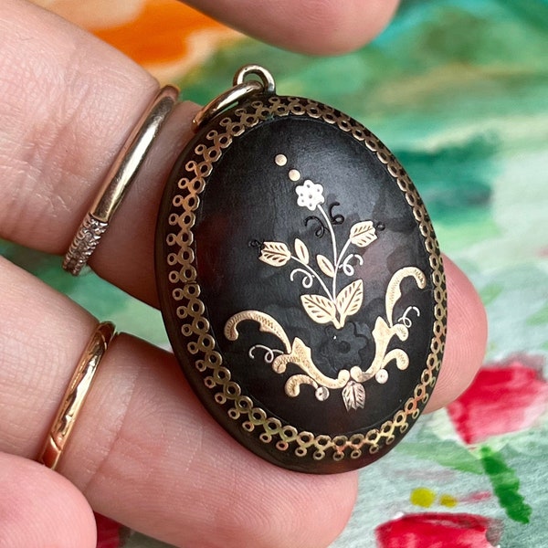 Victorian Locket - Etsy
