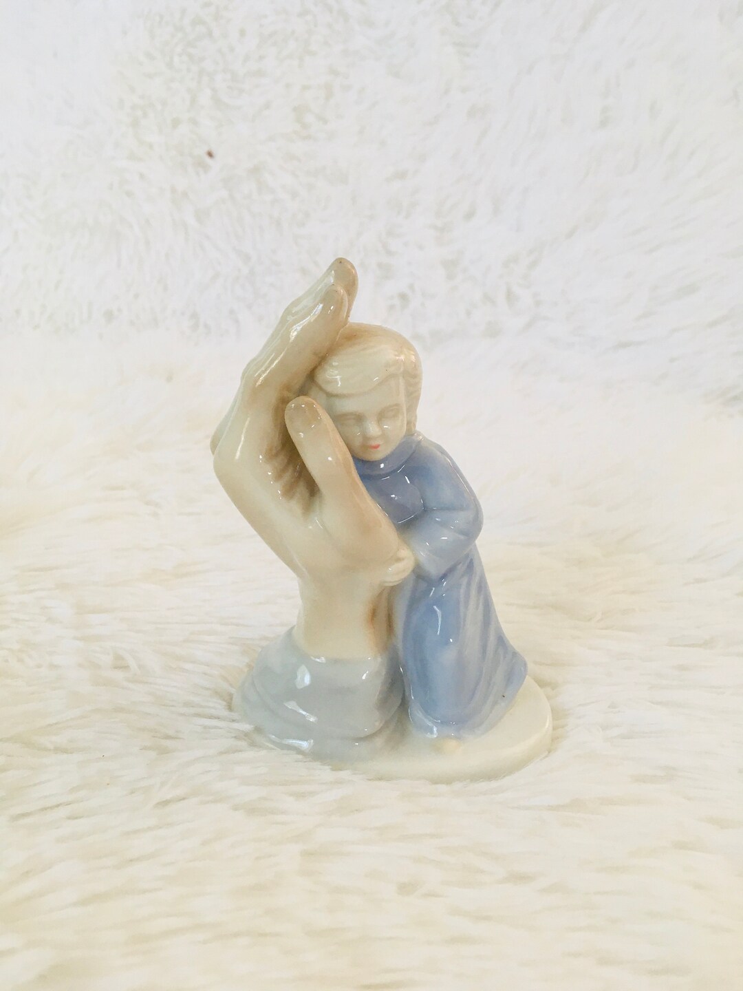 Little Girl on God's Hand Figurine – Religious Figurine, Angel Statue ...
