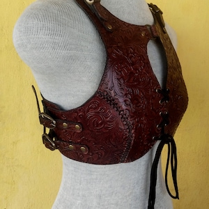 Shieldmaiden Warrior Armor Embossed Floral Design Brown Leather Female Viking Chest-plate LARP ...