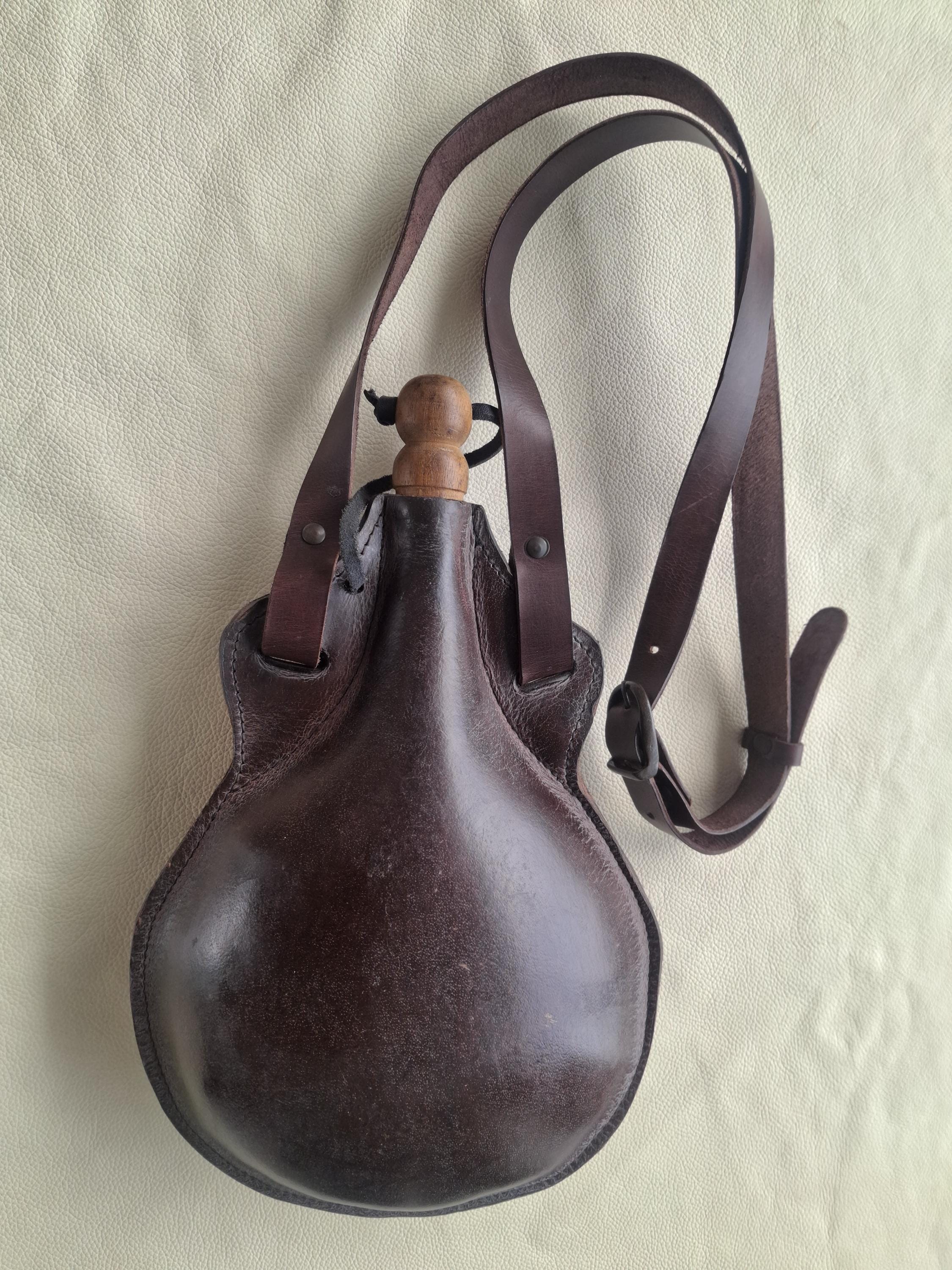 Viking, Medieval LARP Fantasy Handmade Leather 1.1 L Watter-bottle ...