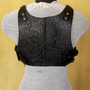 Shieldmaiden Warrior Armor Embossed Floral Design Black Leather Female Viking Chest-plate LARP ...