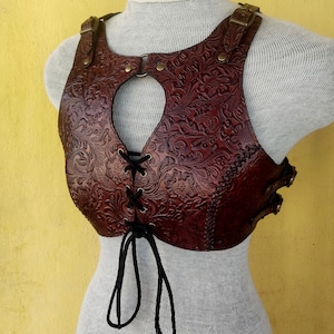Shieldmaiden Warrior Armor Embossed Floral Design Brown Leather Female Viking Chest-plate LARP ...