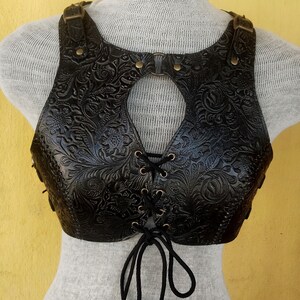Shieldmaiden Warrior Armor Embossed Floral Design Black Leather Female Viking Chest-plate LARP ...