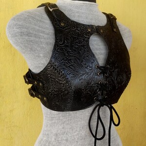 Shieldmaiden Warrior Armor Embossed Floral Design Black Leather Female Viking Chest-plate LARP ...