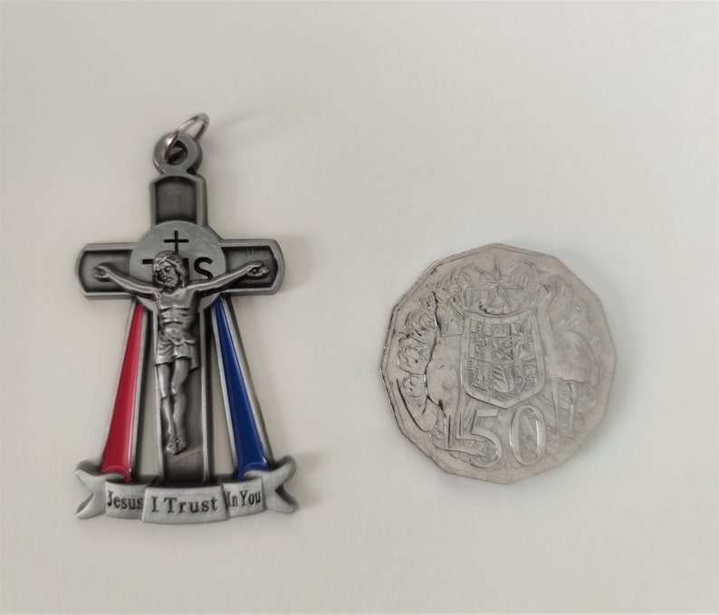 Divine Mercy Crucifix Keychain, Jesus Christ on the Cross, Catholic ...