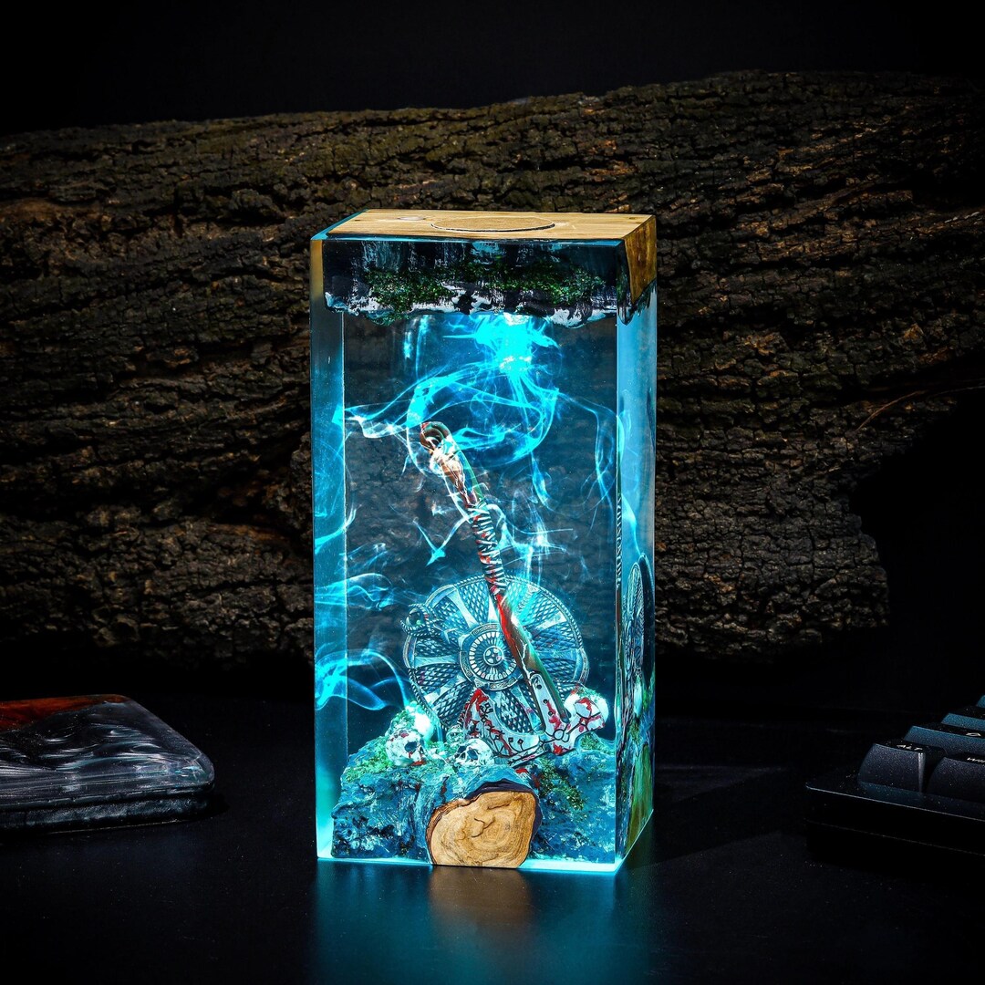 Blades of Chaos God of War Resin Lamp Resin Diorama Night Light ...