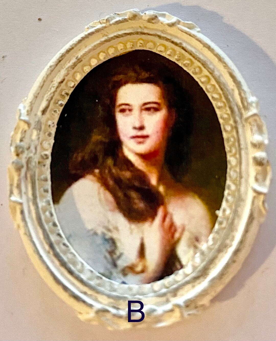 Portrait in Shabby Chic Frame 1/24th Scale - Etsy