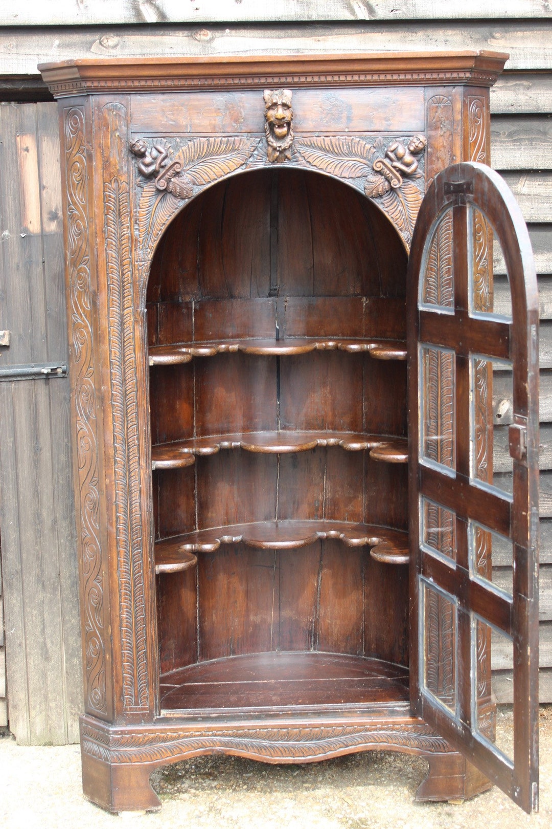 C1750 or Earlier. Gothic Georgian Barrel Backed Fitted Corner Alcove ...