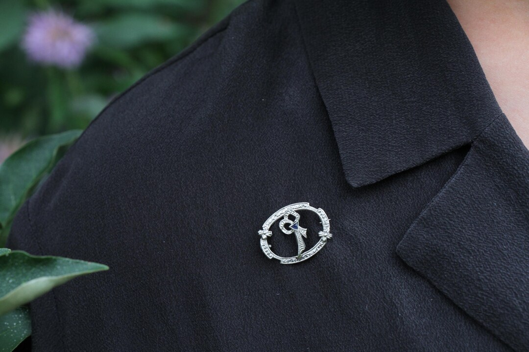 1920s Art Deco 10K Gold Pin: Vintage Blue Stone Brooch - Etsy