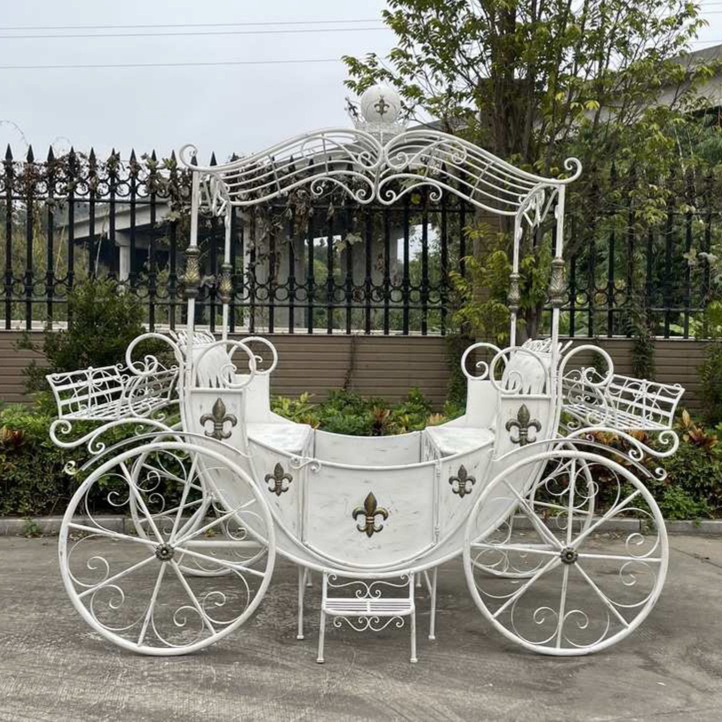 Large Parisian Style Iron Carriage With Planters "antoinette" - Etsy