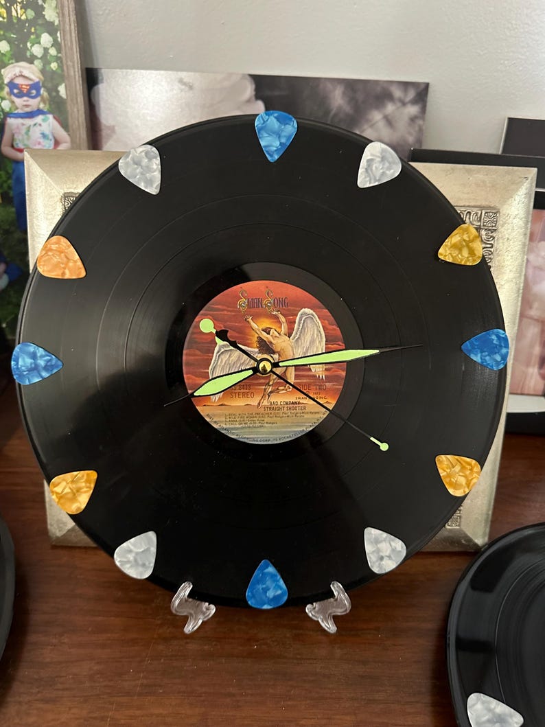 Vinyl Record Upcycled to Clock . - Etsy