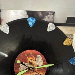 Vinyl Record Upcycled to Clock . - Etsy