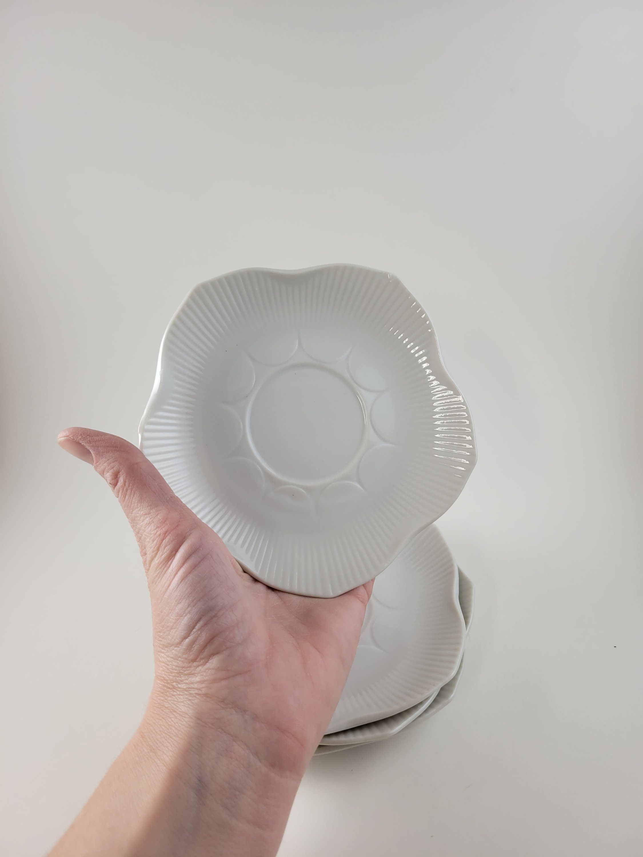 Vintage Chadwick White Lotus Flower Saucer Plate Set - Etsy