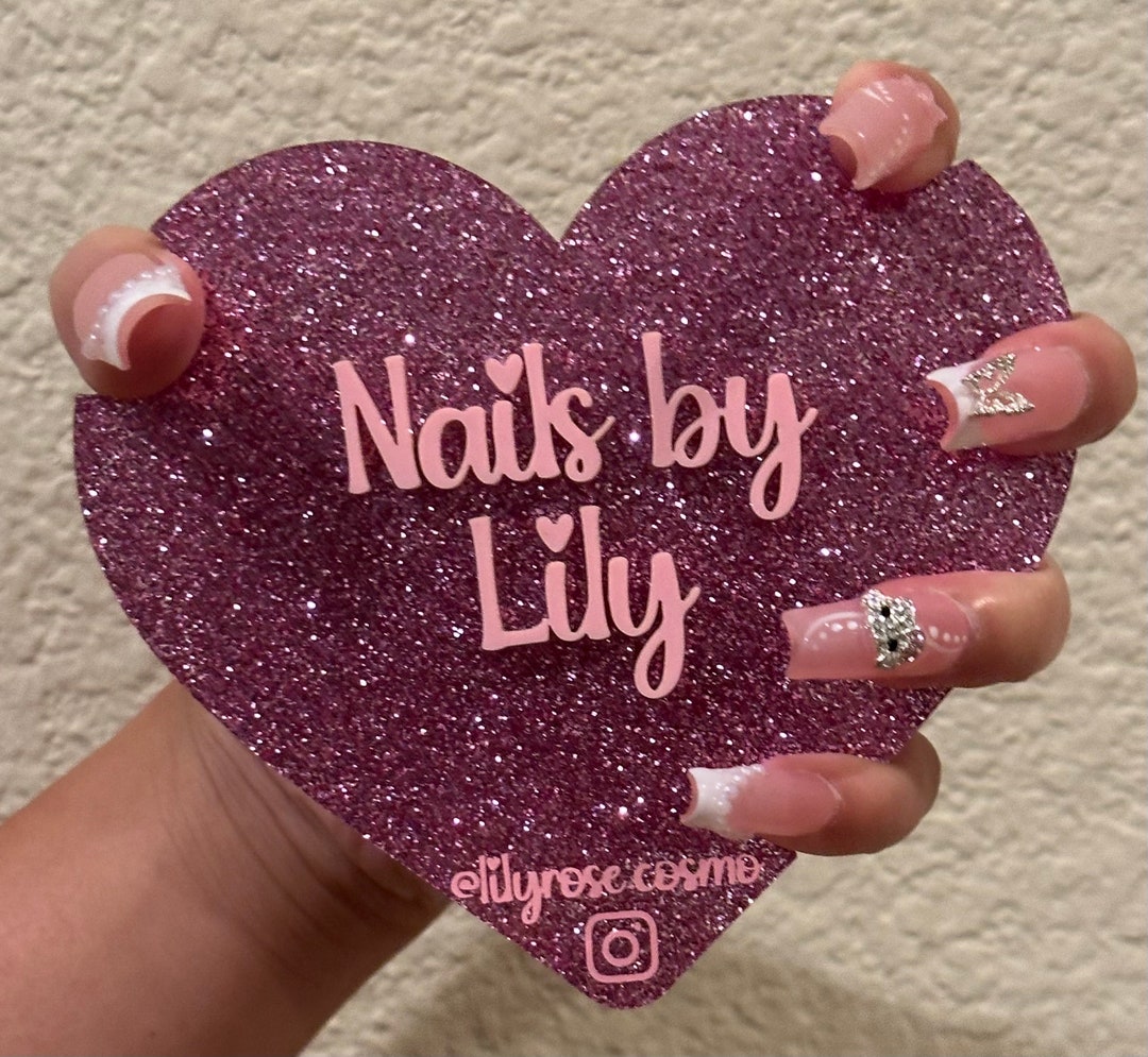 Heart Nail Display Disc: Salon Photo Prop - Etsy