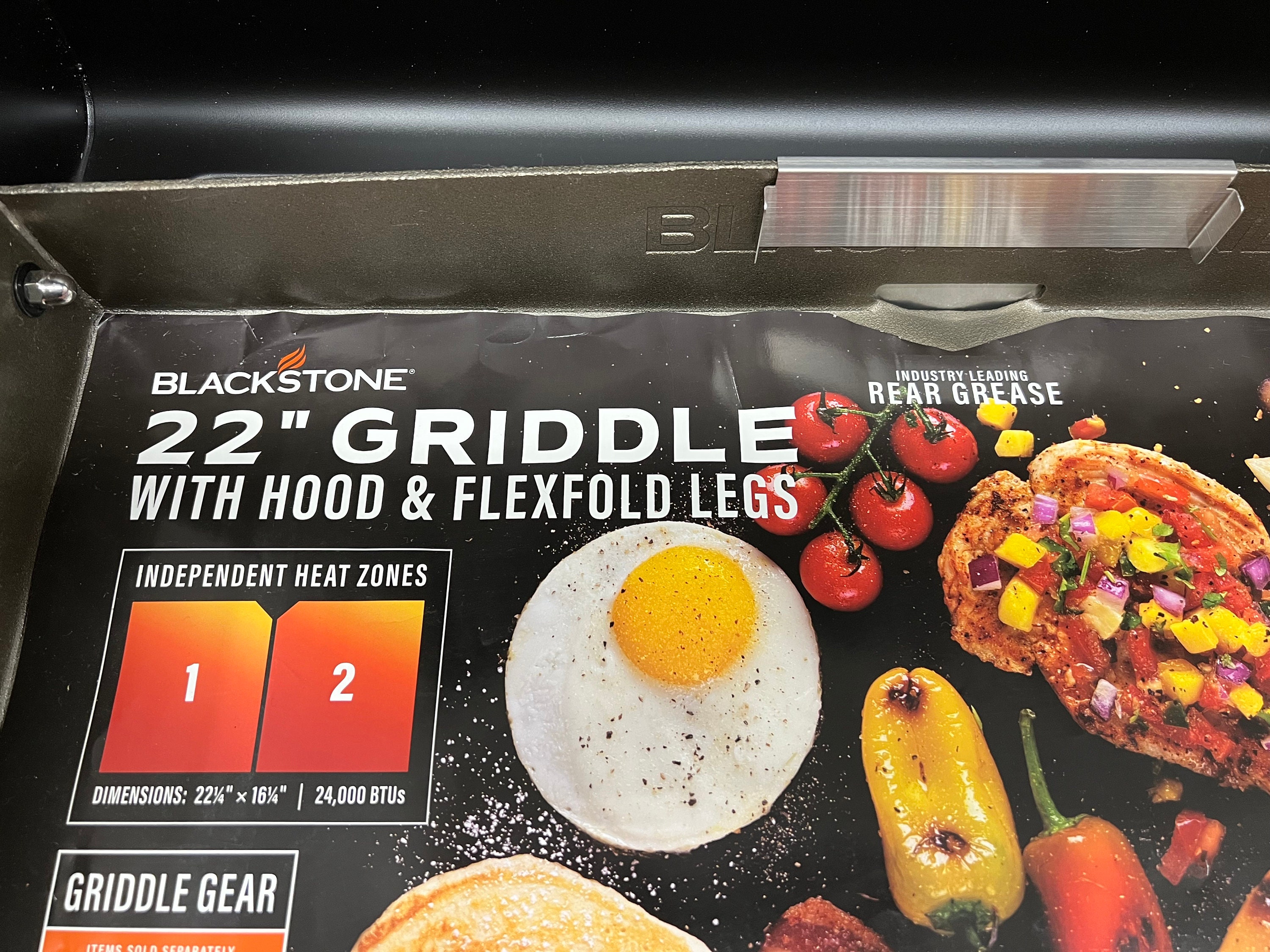 22-inch Blackstone Griddle Accessory With the Rear Grease Management ...