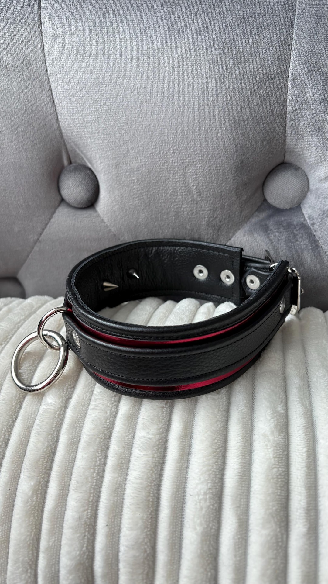 Vampire Kiss Leather O-ring Collar by Loquaciousleatherco - Etsy