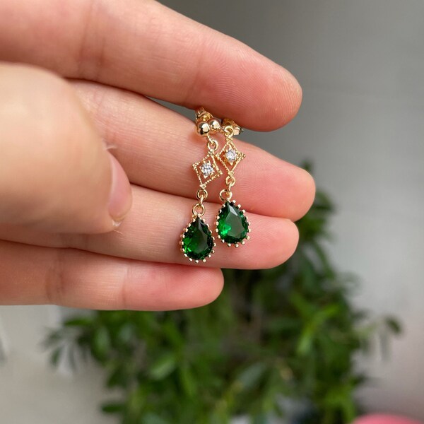 Emerald Drop Earring - Etsy