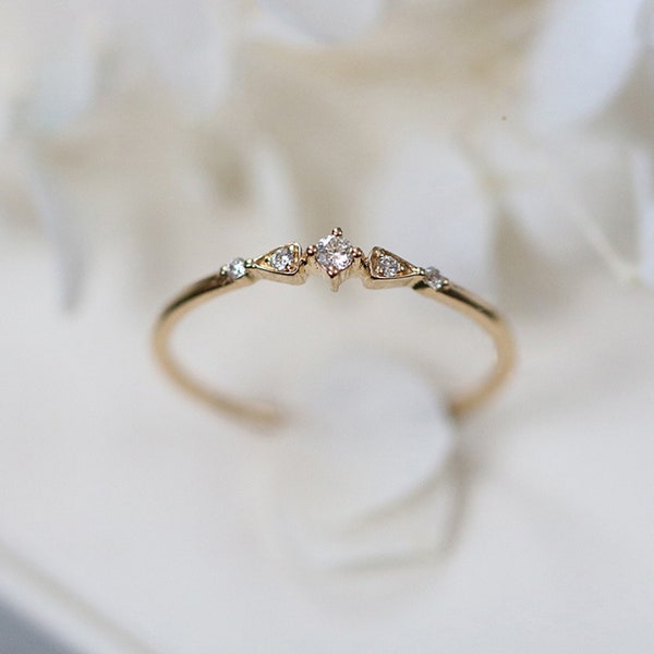 Dainty Vintage Ring - Etsy