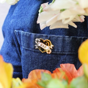 MOM & DAD Black Heart Retro Tattoo-style Enamel Pin | Pins for Parents ...