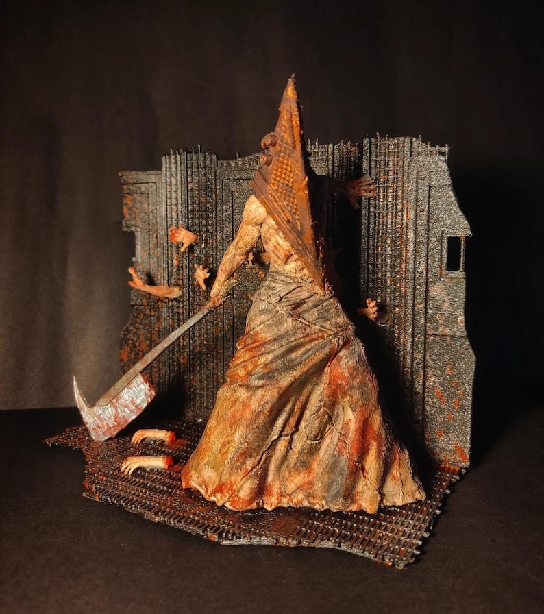 Silent Hill Pyramid Head Figure Diorama – 5.5 Inch Horror Collectible ...