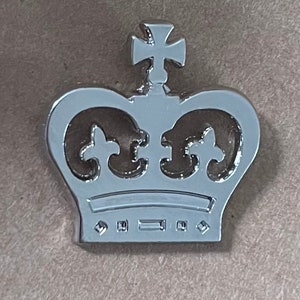 Crown Badges Gold Plated Crown Pin Badge and Silver Plated Crown Pin ...