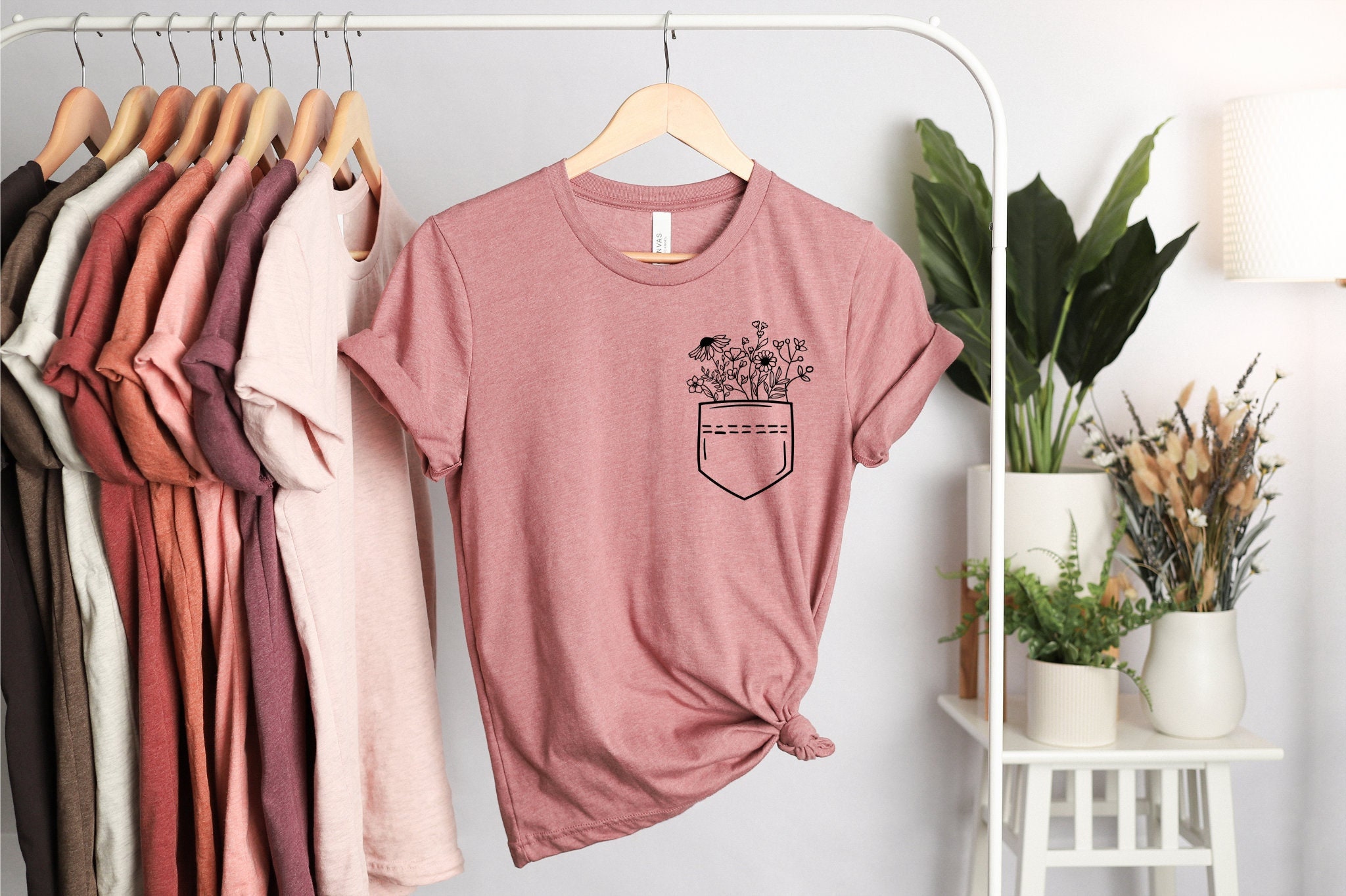 Flower Pocket Graphic Tee Floral Line Art Tshirt Minimalist - Etsy